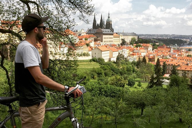 Prague Bike Tour - Stunning Viewpoints, Castle, City & Park - Whats Included