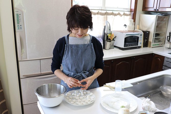 Private Market Tour and Cooking Class With Kanae, a Sapporo Local - Meeting Point and Transportation