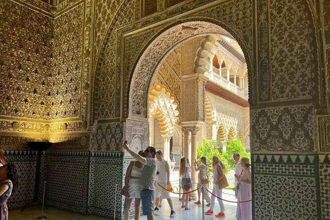 Private Tour Alcazar Seville Cathedral and Giralda Tower Climb - Inclusions and Requirements for Participants