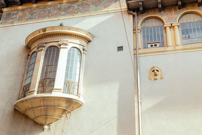 PRIVATE TOUR of Verona: Highlights & Hidden Gems With Locals & Snack Included - Carbon-Neutral Experience
