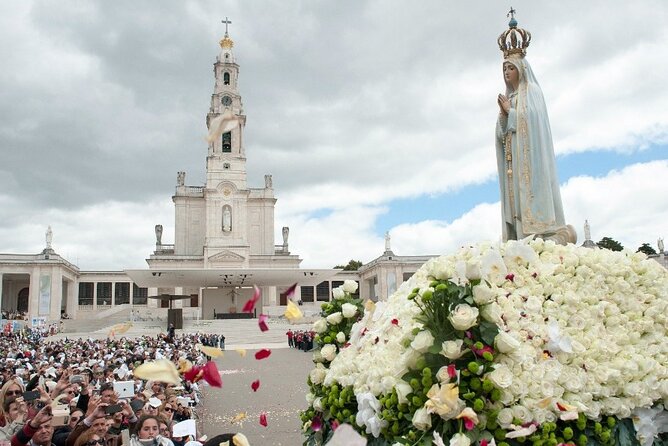 Private Tour to Fátima Nazaré and Óbidos From Lisbon - Exploring Fátima