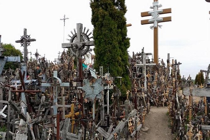 Private Trip From Vilnius to Riga: Hill of Crosses, Rundale Palace, Bauska Castl - Lunch at a Traditional Lithuanian Restaurant