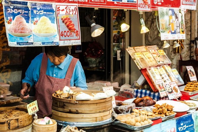 Private Walking Street Food Tour Of Nagasaki - Guide Experience and Interaction