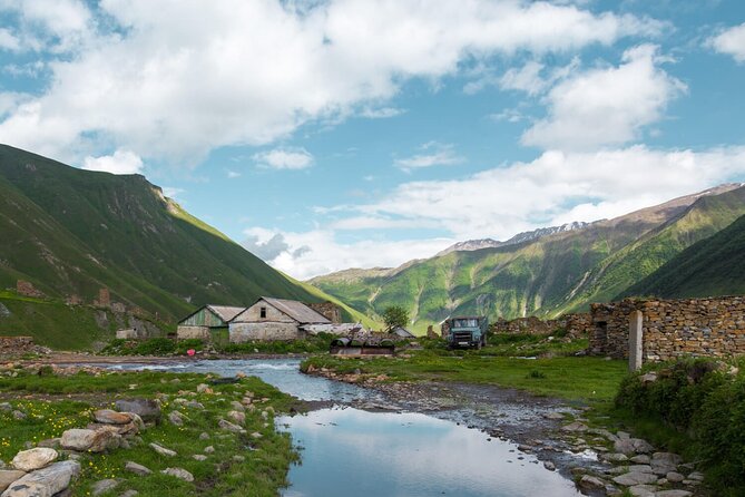 Round-Trip Bus Transfer to Truso Valley From Kazbegi - Customer Reviews and Feedback