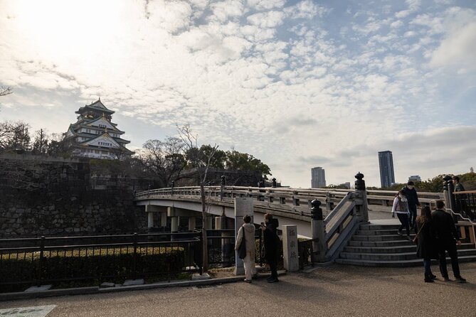 Samurai-Specific Osaka Castle Guides Private Tours in Armor Photo - Reviews and Experience