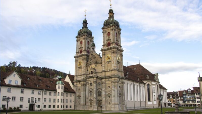 St. Gallen: Express Walk With a Local in 60 Minutes - Exploring Landmarks and Attractions