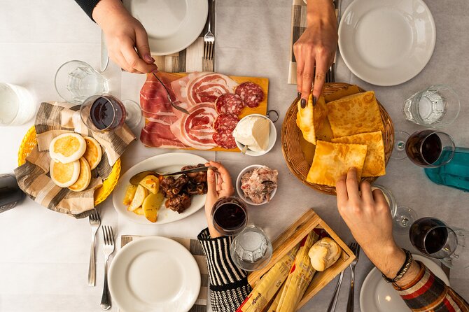 Taste Parma: A Full Meal Walking Food Tour by Do Eat Better - Guide Expertise and Engagement