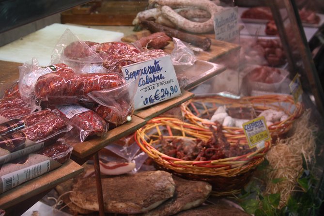 Tasty Trastevere Street Food Tour in Rome From Tiberine Island to Ponte Sisto - Getting to the Meeting Point