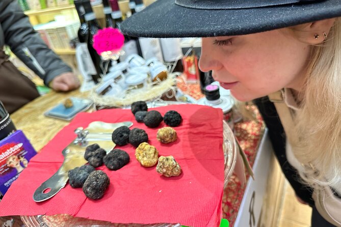 Tasty Trionfale Farmers Market Food Tour and Local Wines Tasting - Wine Tasting and Pairings