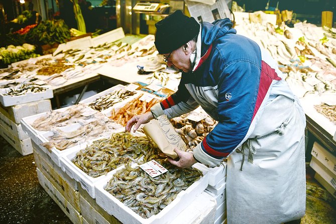 Thessaloniki: Walking Open Market Food Tour and Tasting - Discovering Local Shops and Art