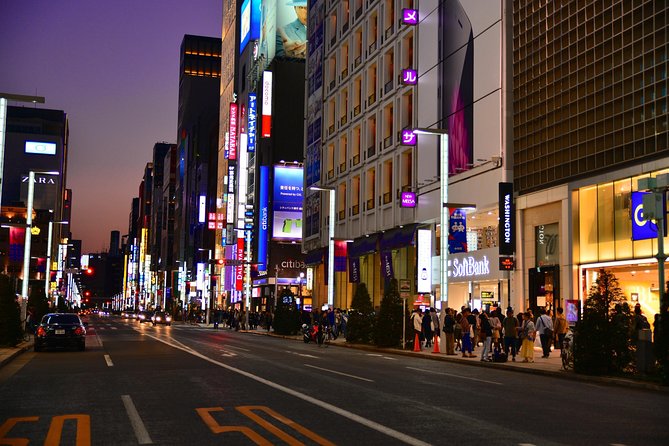 Tokyo by Night Photoshoot & Learn - Maximum Participants and Accessibility