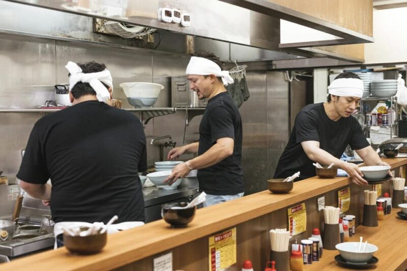 Tokyo: Shibuya Stand-Up Comedy and Izakaya, Ramen Night Tour - Experiencing Stand-Up Comedy