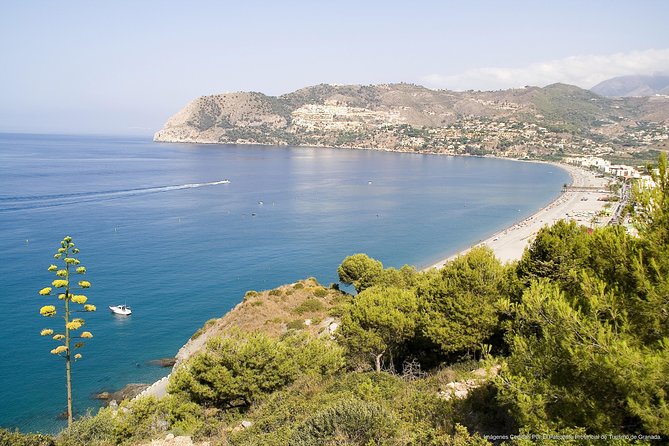 Tropical Coast Granada & Nerja Caves Day Trip With Optional Lunch - Discovering Salobrena Village