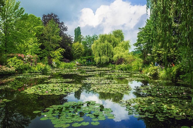 Versailles Palace & Giverny Private Guided Tour With Lunch - Priority Access - All-Inclusive Experience With Lunch