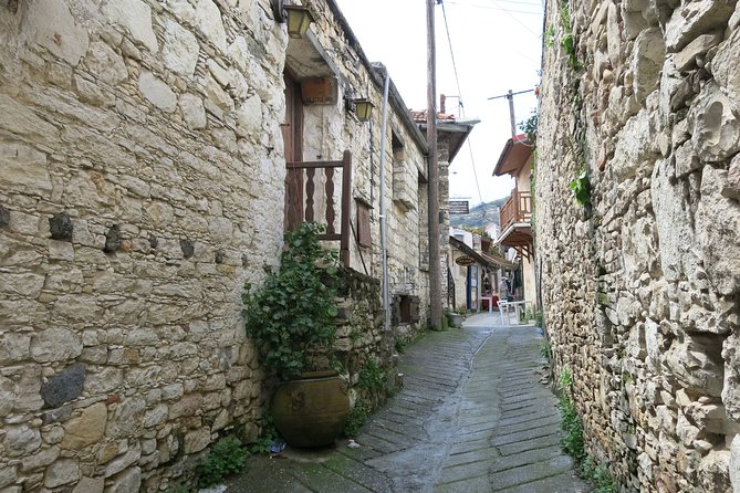 Vino Venture: Explore With a Local - Troodos Mountains Thru Wine! - Meze Lunch Experience