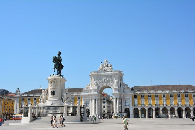 VIP Walking Tour - Lisbon With Your Private Guide - in German - Exploring Lisbons Highlights