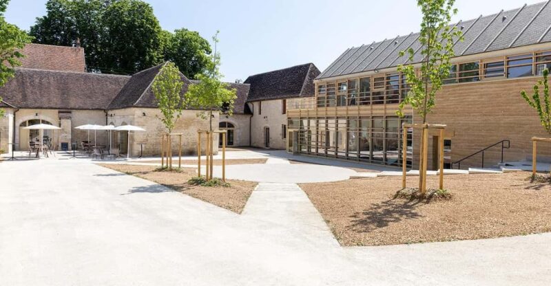 Visitor Trail of the Cité in Chablis - Accessibility and Language Support