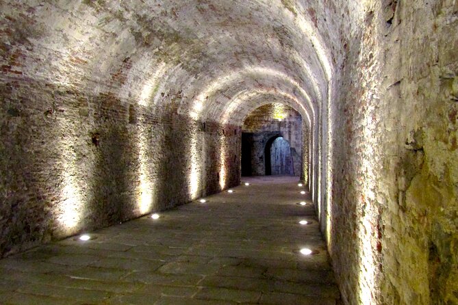 Walking Ramparts Tour in Lucca - Guides and Expertise