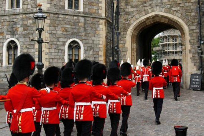 Windsor Independent Day Trip From London With Private Driver - Transportation and Pickup Details