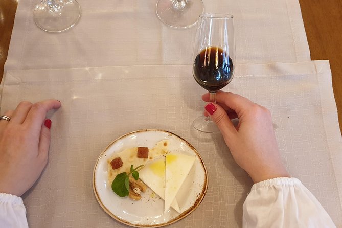 Wine Tasting in Granada - Accessibility and Group Size Considerations