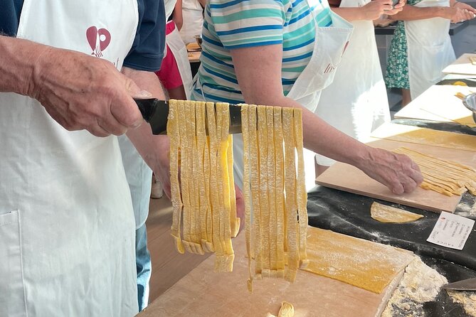 1 Hour Pasta Making Class in Rome - Inclusions and What to Expect