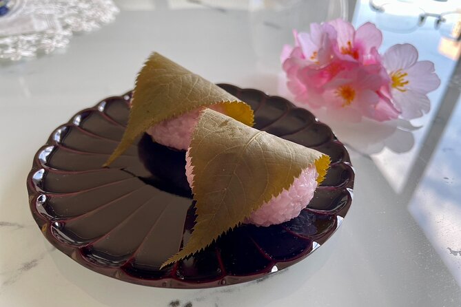 2 Hours Mochi Making & Matcha Class in Bunkyo - Exploring the Mochi-Making Process