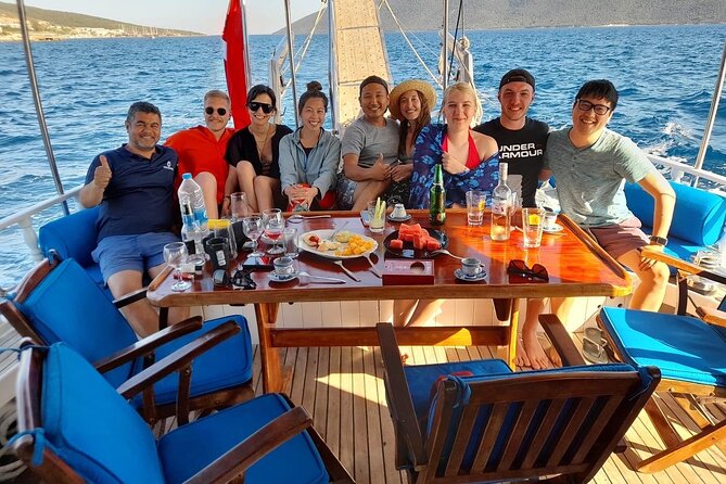 6 Hours Private Charter Boat Tour With Lunch in Bodrum - Meeting and Pickup Details