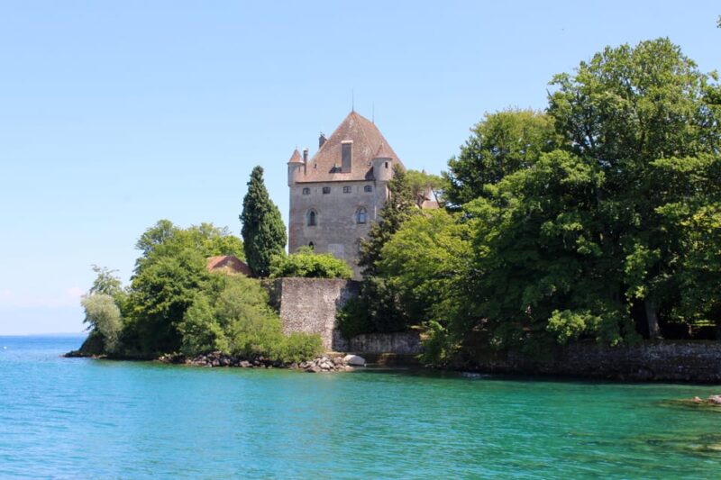 A Guided Tour of the Medieval Village of Yvoire - Guide and Language Availability