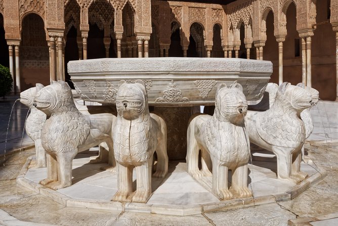 Alhambra: Skip-the-Line to Nasrid Palaces & Generalife - Guided Tour Highlights