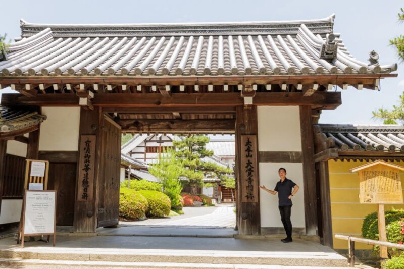 Arashiyama Hidden Gems: Walking Tour Escaping Crowds - Discovering the Architectural Wonders of Daikaku-ji Temple