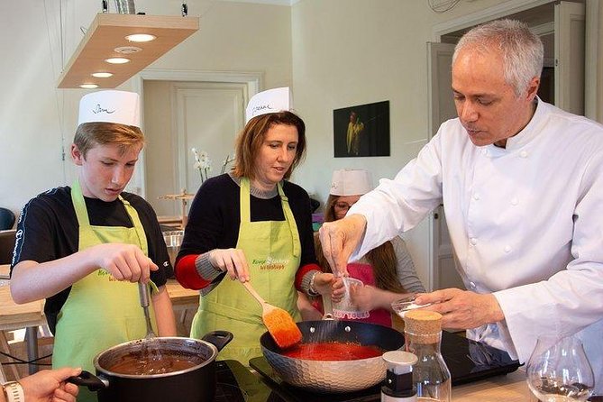 Authentic Pasta and Tiramisu Cooking Class - Meeting and Transportation Details