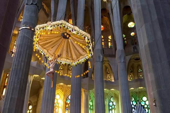 Barcelona: Sagrada Familia Guided Tour With Fast Track Access - Tips for a Successful Visit