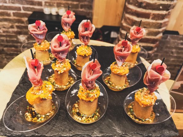 Barcelona Tapas & Wine Private Tour in Traditional Taverns - Highlights and Positive Feedback