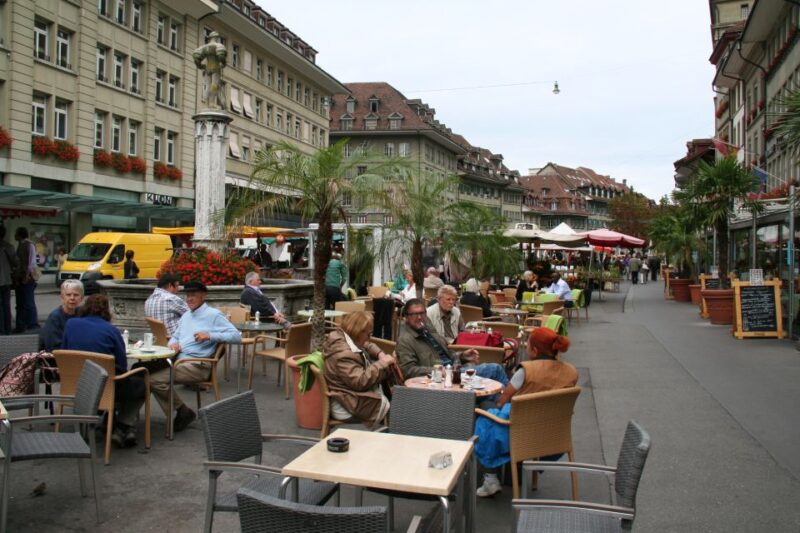 Bern: Private Walking Tour With a Local Guide - Explore Berns Parliament Building
