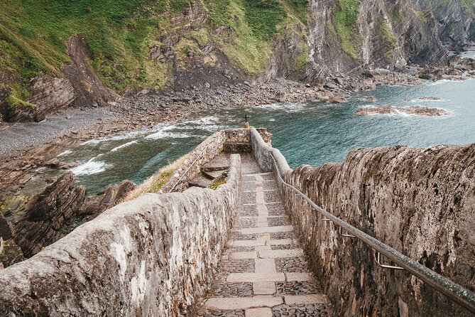 Bilbao: Gaztelugatxe, Bermeo, Mundaka, and Gernika With Txakoli - Indulging in Txakoli Tasting