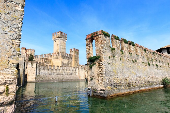 Boat Tour of Isola Del Garda - Enjoying the Prosecco and Scenery