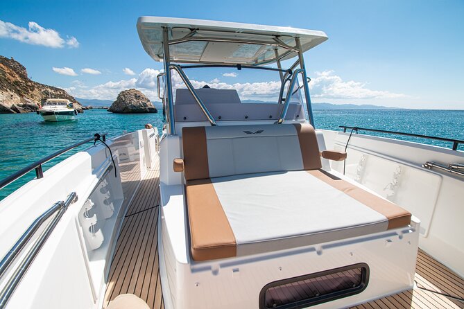 Cagliari 3 Hours Luxury Motorboat Tour - Wine and Snorkeling - Discovering the Devils Saddle