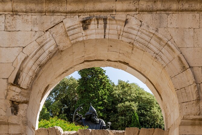 Diocletians Palace Small Group Tour in Split - Tour Logistics and Accessibility