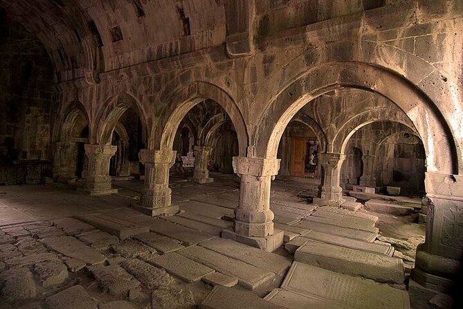 Discover Armenia: Tbilisi- Akhpat-Dilijan-Sevan-Yerevan-Tbilisi - Yerevan City Tour