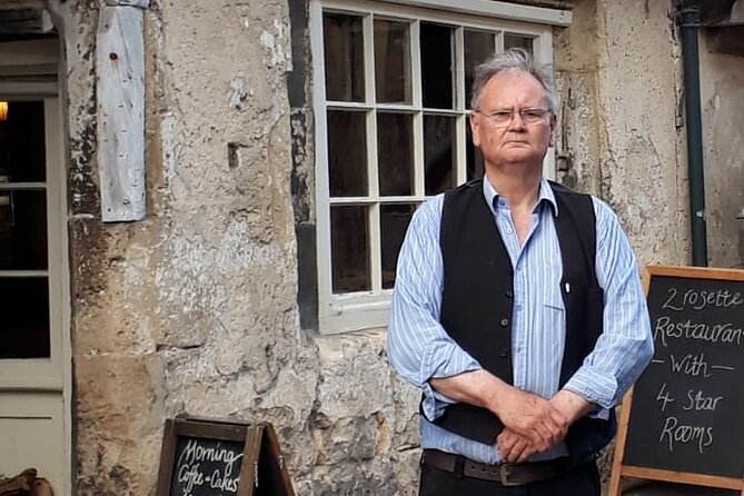 Exceptional Bath Tour Guide Making Your Visit Splendidly Memorable. - The Engaging Commentary on Baths History