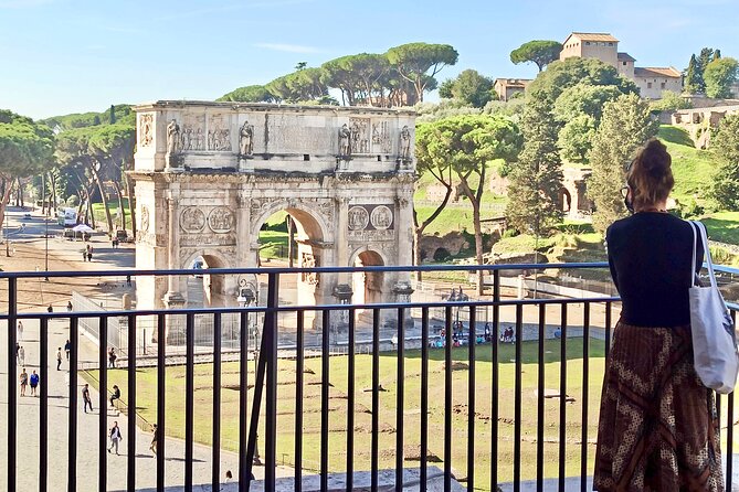 Exclusive Tour Colosseum Arena With Archaeologist & Roman Forum - Exploring the Iconic Colosseum Arena