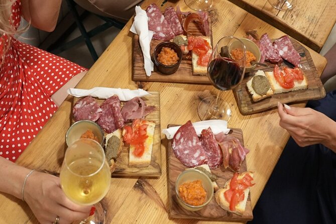 Florence Evening Food Tour With Florentine Steak & Tuscan Wine - Local Delicacies and Florentine Flavors