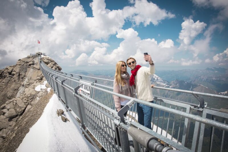 From Lausanne: Glacier 3000 Experience Tour - Hiking at the Col