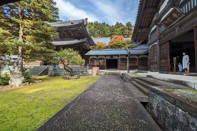 Full Day Tour Eiheiji Buddhist Temple and Fukui City Castle Town - Discovering Fukui City Castle Town