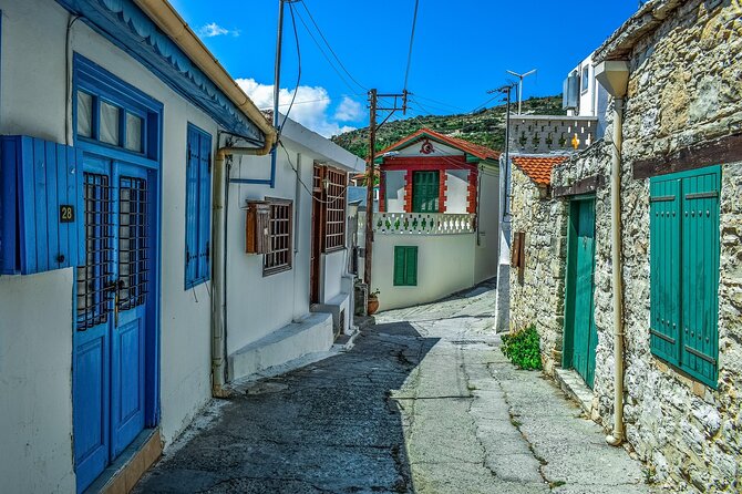 Full Day Tour in Troodos Mountains: Villages & Waterfalls - Essential Pickup Information and Tour Scheduling