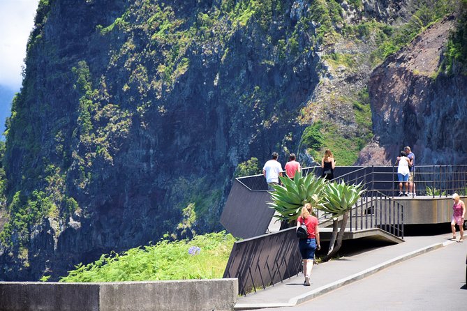 Full Day Tour of Madeira West - Guide Insights and Engagement