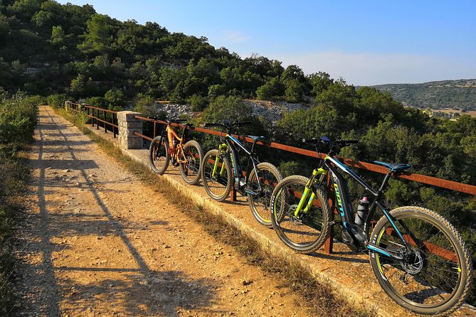 GPS Tour With E-Bike on Cycleroute of Acqueduct Pugliese With Wine Tasting Directly in Vineyards - Exploring the Acqueduct Pugliese Cycleroute