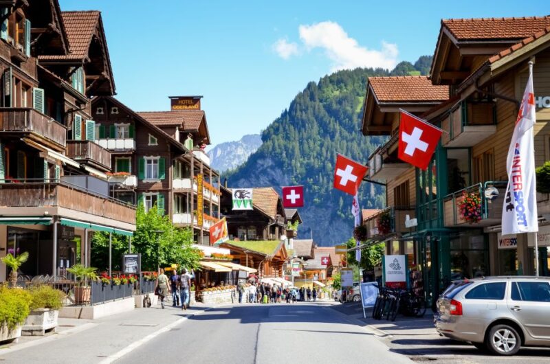 Grindelwald-Scheidegg-Lauterbrunnen Small Group Tour - Wengen: A Car-Free Village Experience