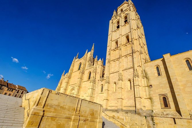 Guided Tour to Tower / Guided Tour of the Tower - Exploring the Episcopal Palace of Segovia