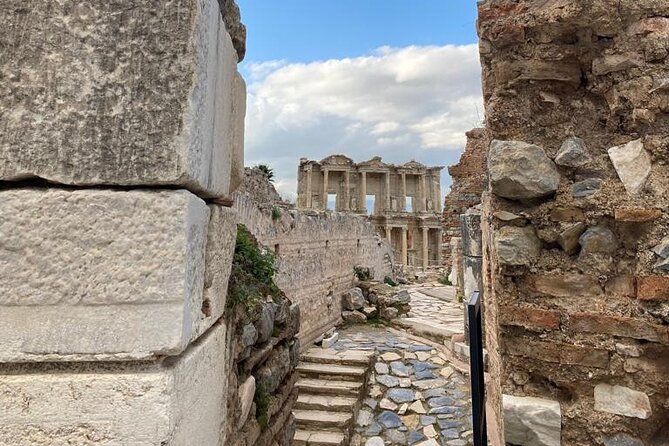 Izmir to Private Ephesus - Artemission Temple-Mother Marys House - Transportation and Logistics for a Seamless Trip